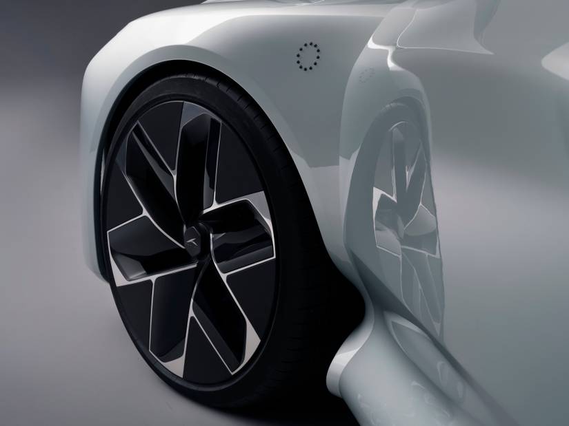 Hopium Machina Makes its Debut as a Sleek, Hydrogen Fuel Cell EV