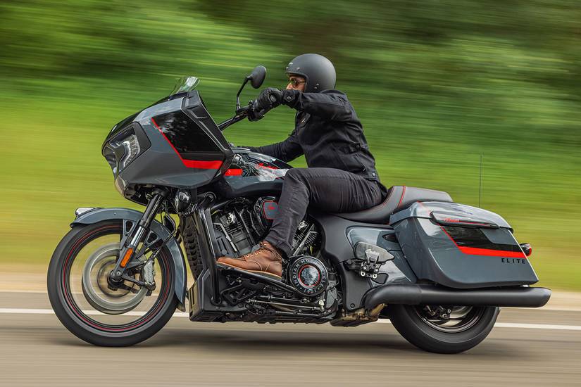 This Harley-Davidson Road Glide Vs Indian Challenger Elite Drag Race Is ...