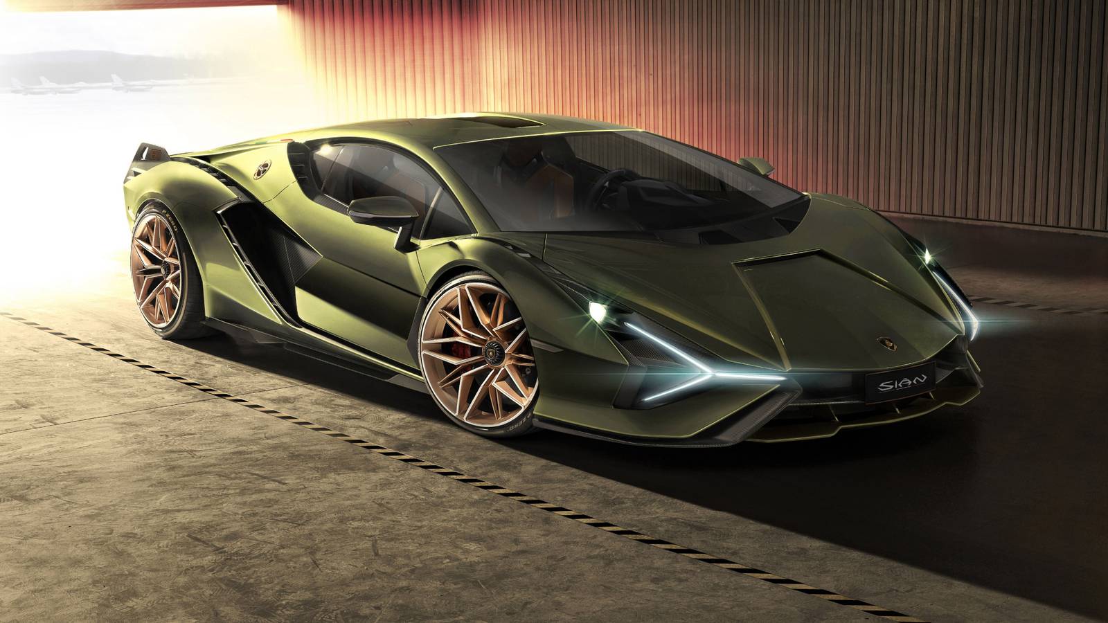 Lamborghini Sián Channels The Old-School Raging Bull Character Despite ...