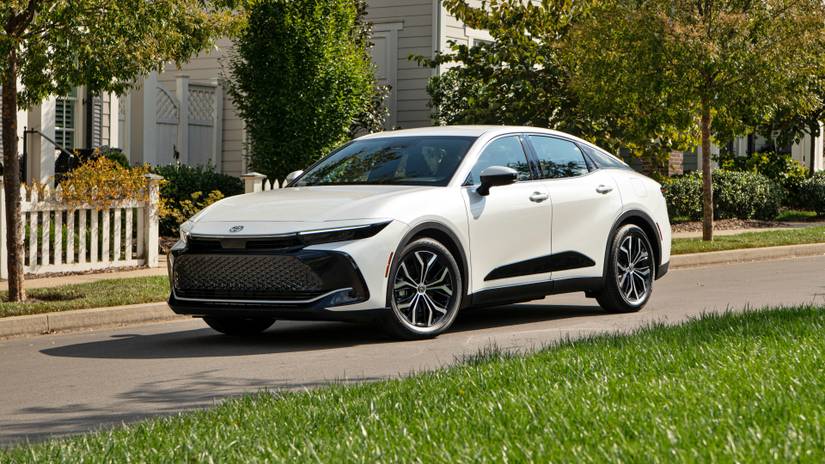 Why You Should And Shouldn't Buy The Toyota Crown