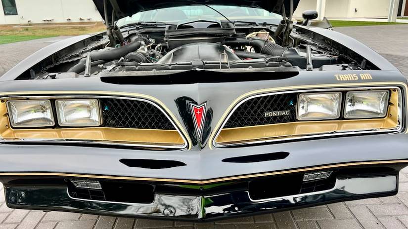 This Pontiac Trans Am Y88 Could Be Considered A Smokey And The Bandit ...