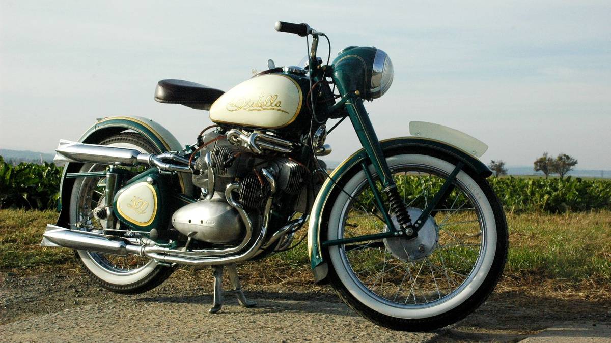 This Jawa Custom Motorcycle With 10 Cylinders Is An Engineering Marvel!