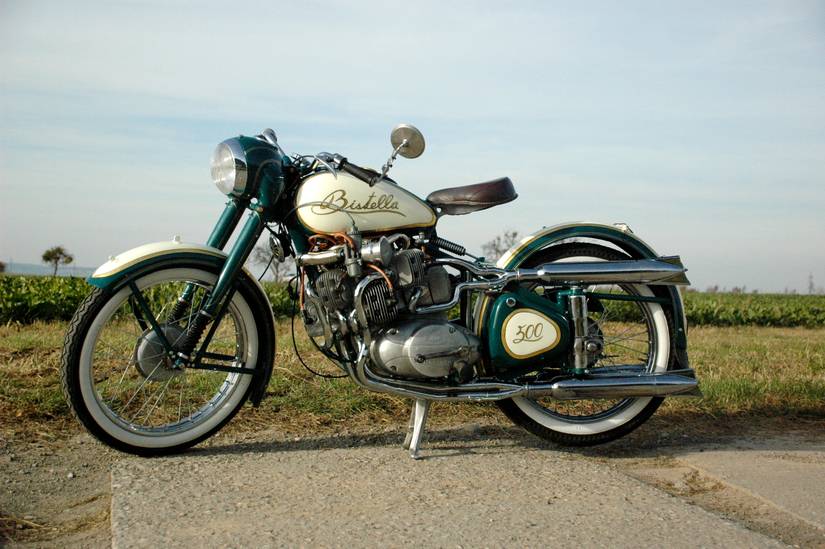 This Jawa Custom Motorcycle With 10 Cylinders Is An Engineering Marvel!