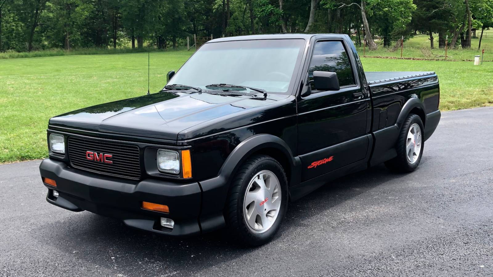 How the GMC Syclone Paved The Way For Performance Trucks