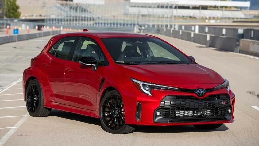 10 Small Toyota Cars Ranked By Length