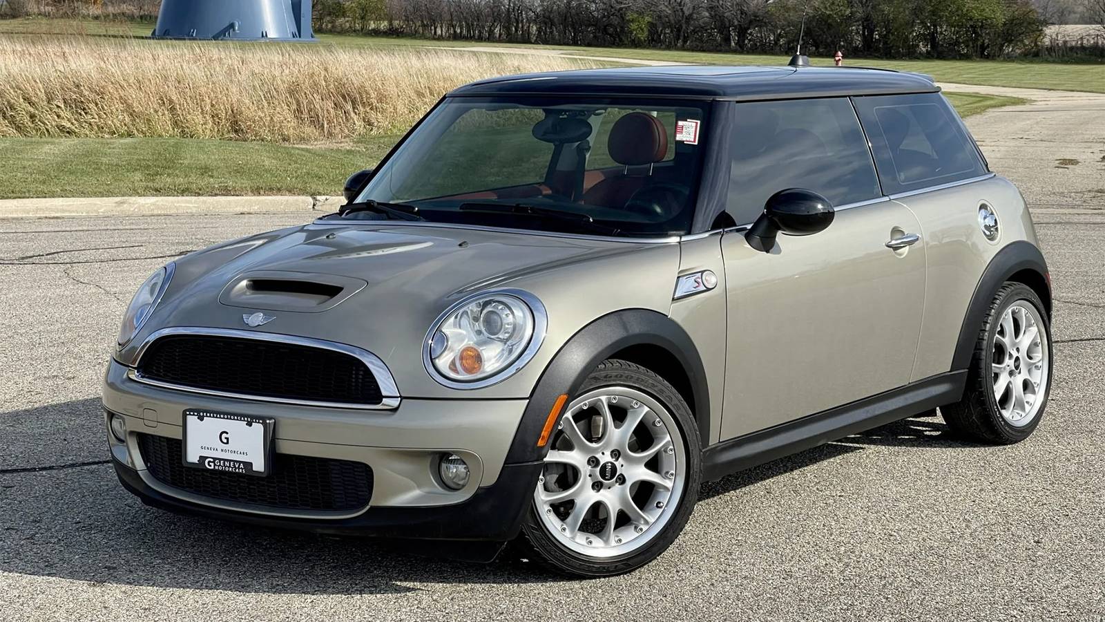 Why The Mini Cooper S Is One Of The Best Budget Hot Hatchbacks