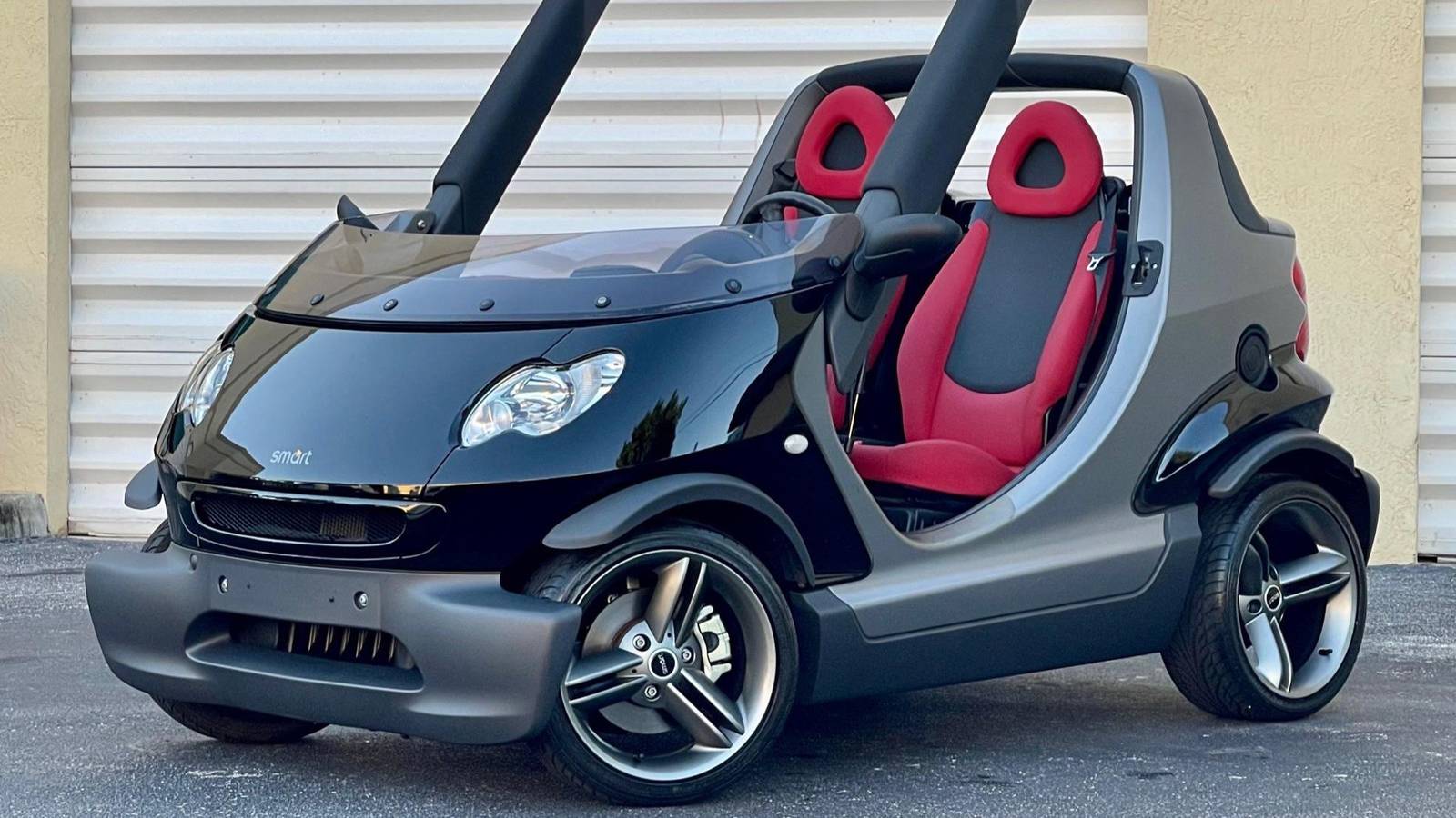 The Smart Crossblade Is A Convertible City Car Without Doors Or Windows