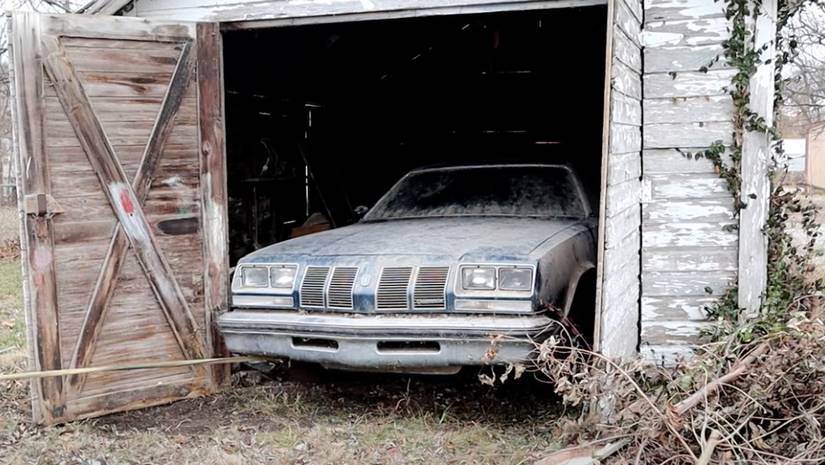 An Oldsmobile 442 Was Found After Collecting Dust For 30 Years Inside A ...