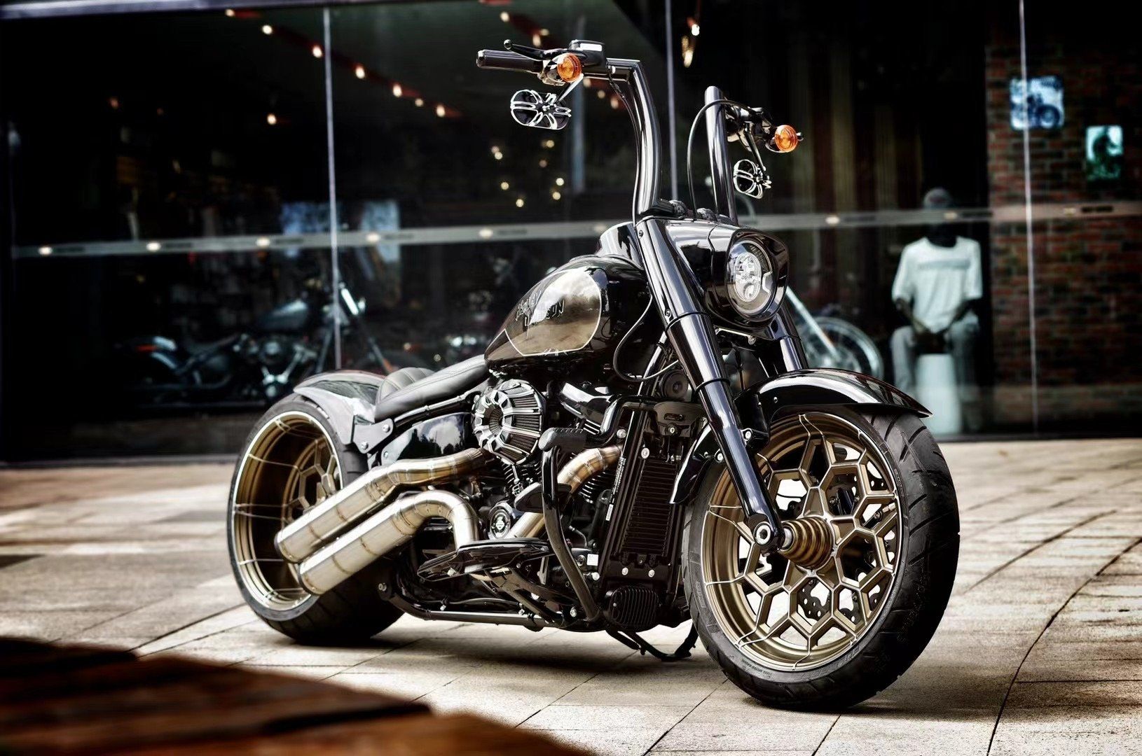 Custom Harley-Davidson Fat Boy Blends Chinese Swagger With American ...