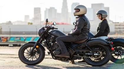 2024 Royal Enfield Shotgun 650 vs Honda Rebel 500: The $7,000 Cruiser ...