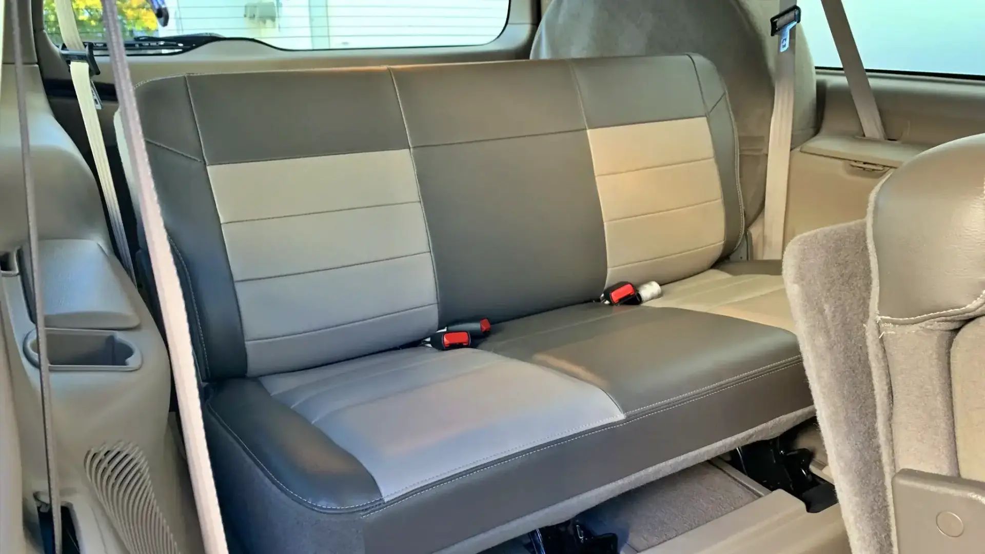 2000-2005 Ford Excursion: Performance, Price, And Photos