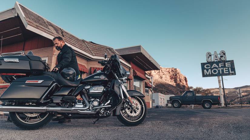 10 Safety Tips While Riding A Motorcycle On The Highway