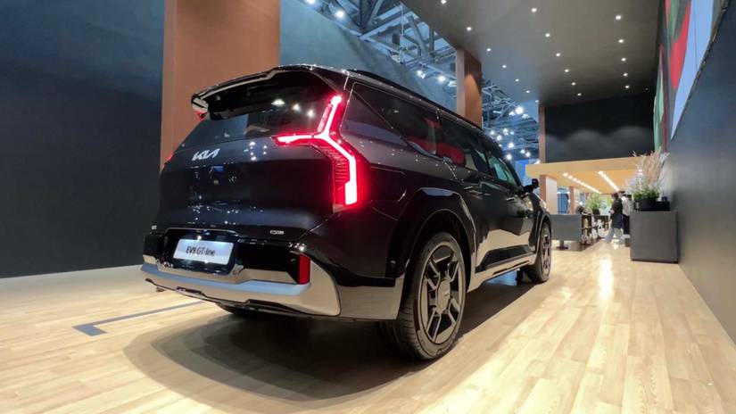 2024 Kia EV9 First Look: An EV That's Perfect For America