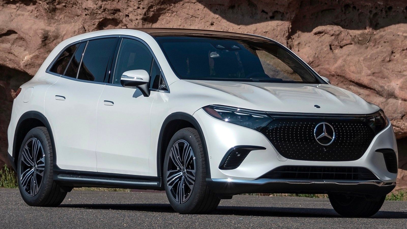 10 Electric Crossovers And SUVs That Are Perfect For Long Road Trips