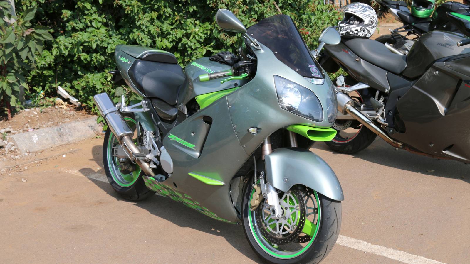 Ten Reasons Why We Love The Kawasaki Ninja ZX-12R