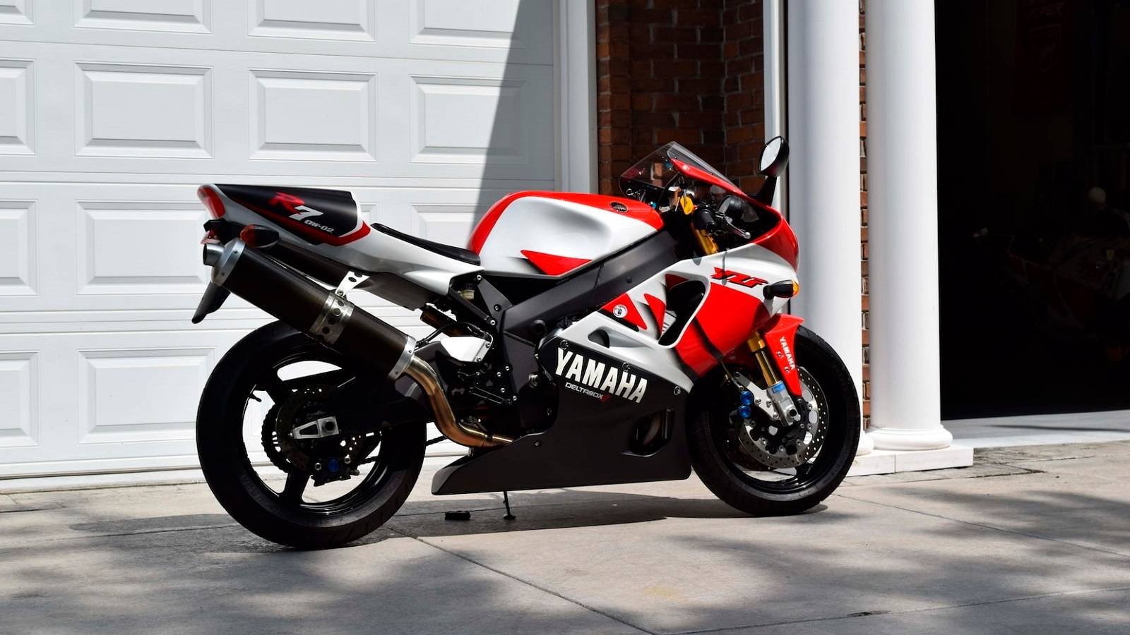 Looking Back At The Original Yamaha YZF-R7