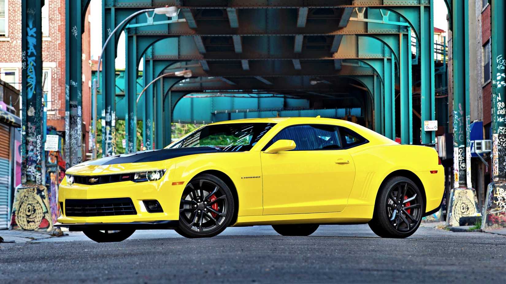 10 Affordable Sports Cars With Big Displacement Engines