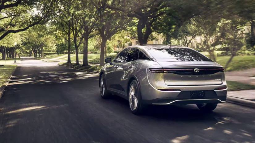 Why You Should And Shouldn't Buy The Toyota Crown