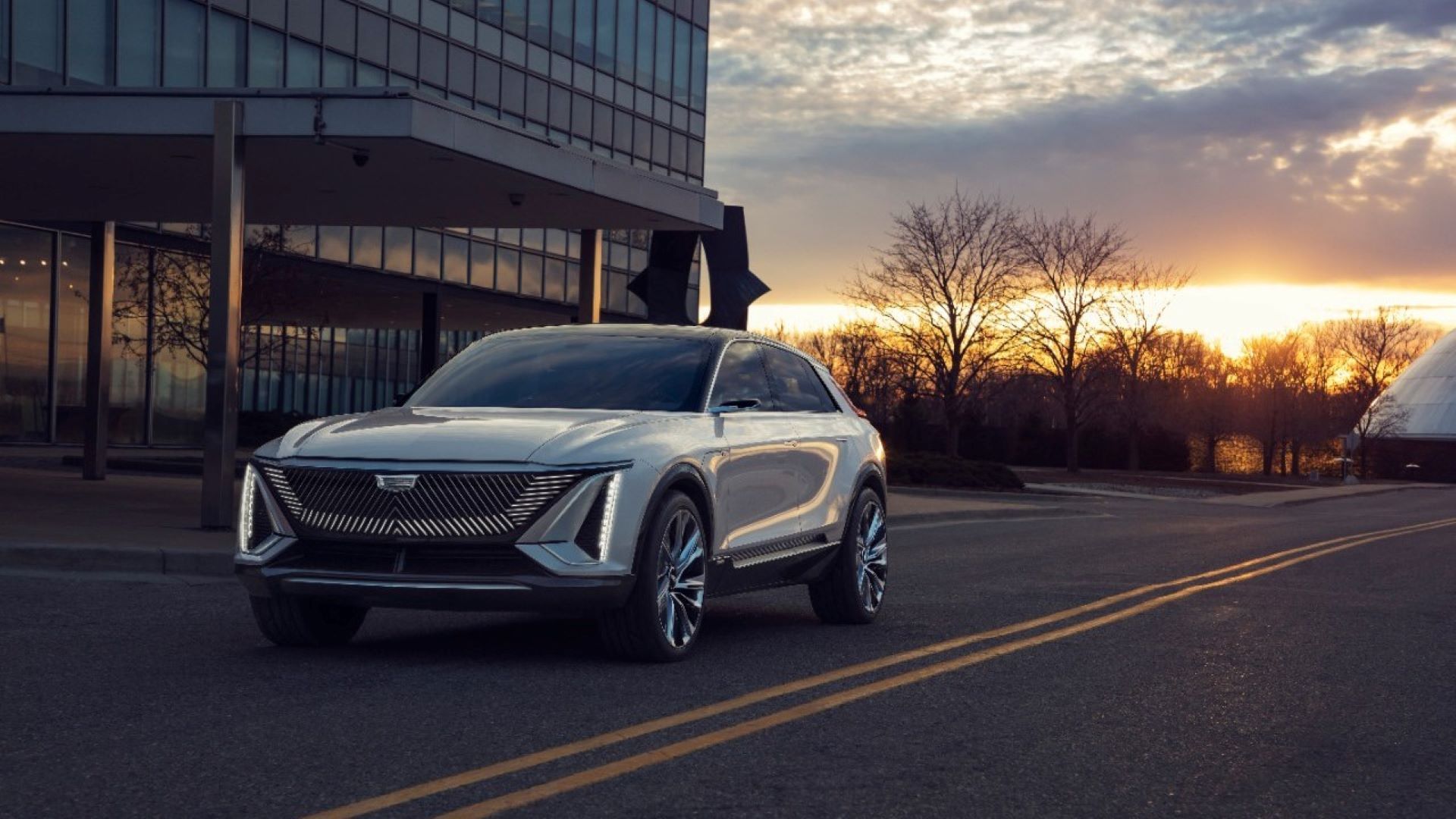 10 Electric Crossovers And SUVs That Are Perfect For Long Road Trips