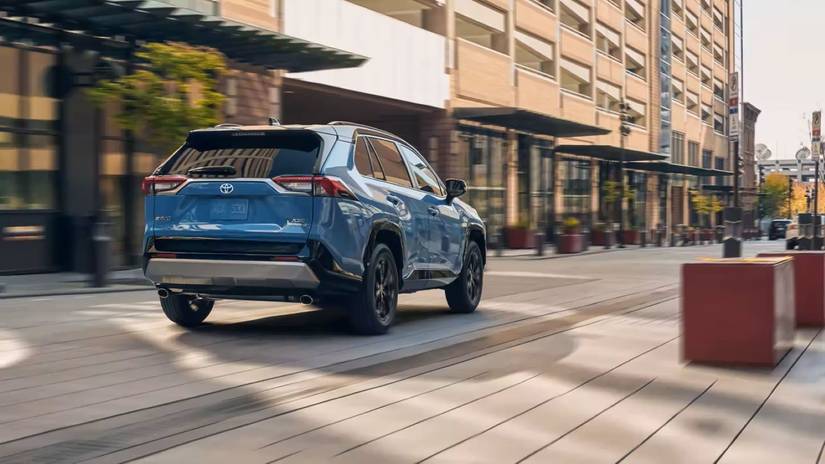 10 Hybrid SUVs That Are Perfect For Families