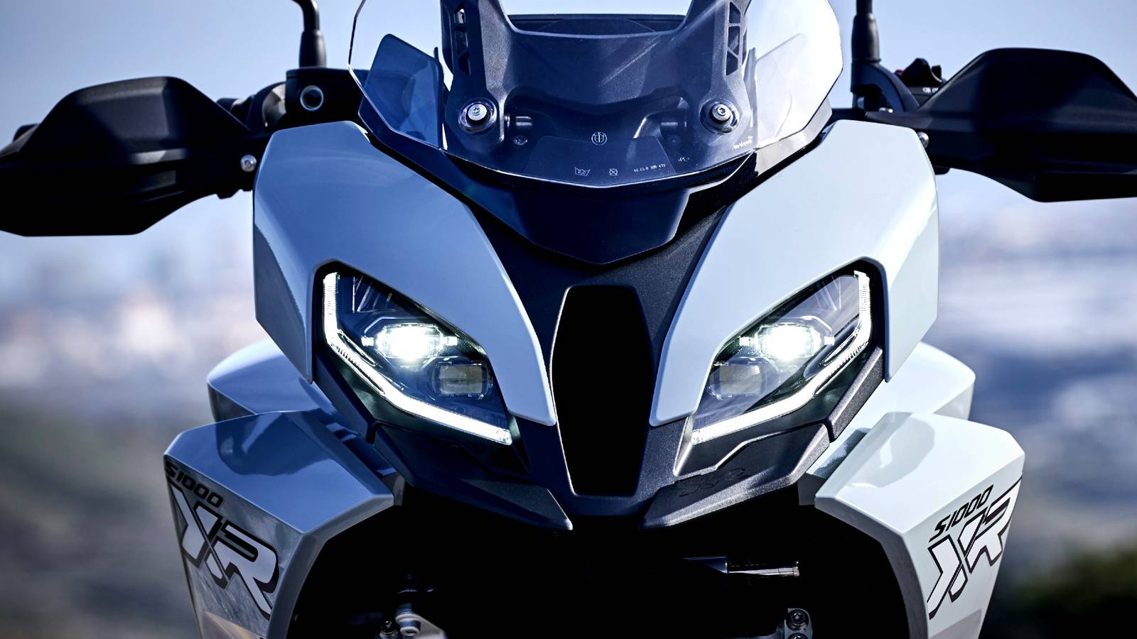 The Touring Motorcycle That Feels Smooth, Stable, And Confidence-Inspiring