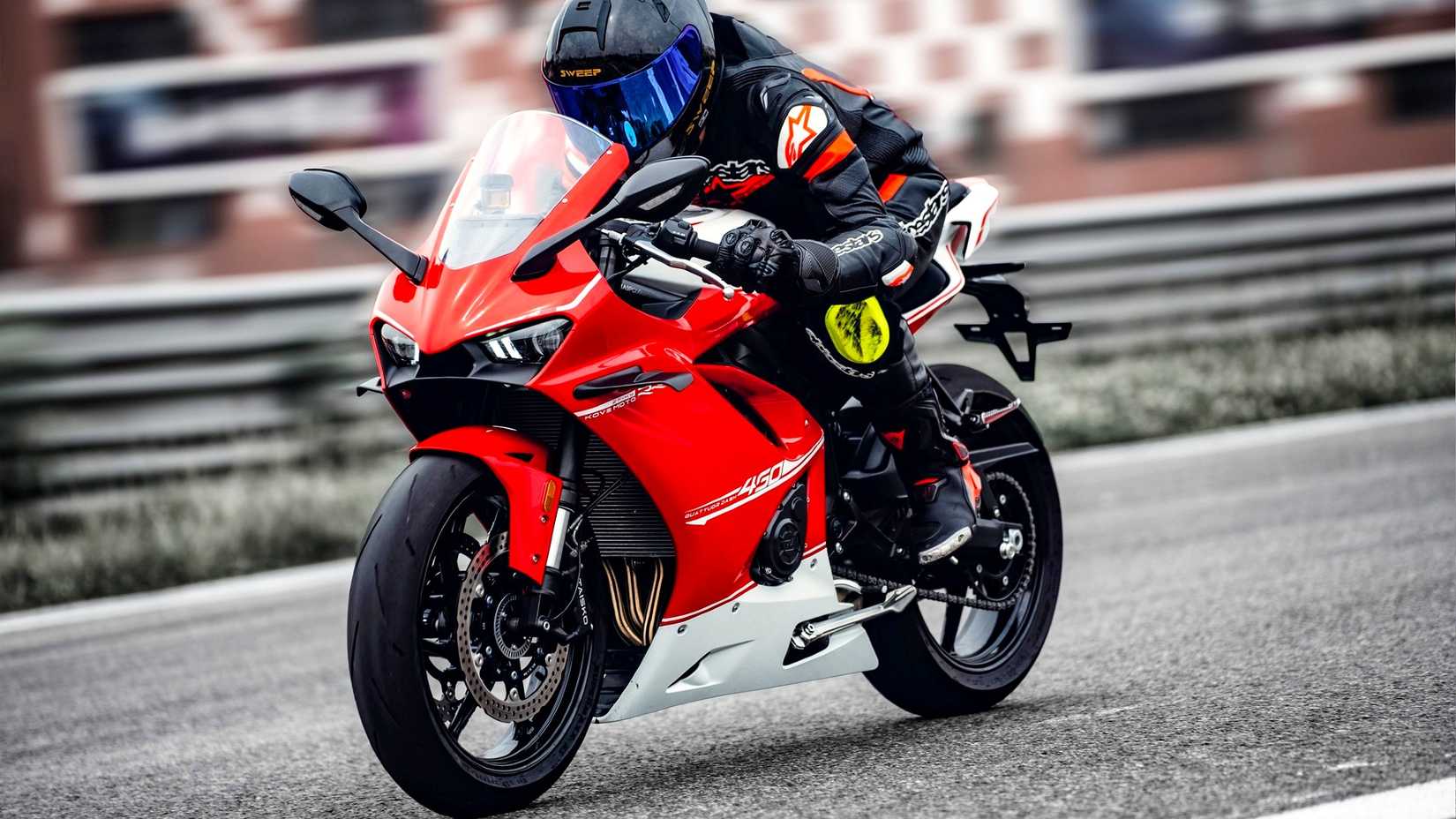 This Chinese Naked Bike Is A 450cc Inline-Four Beast