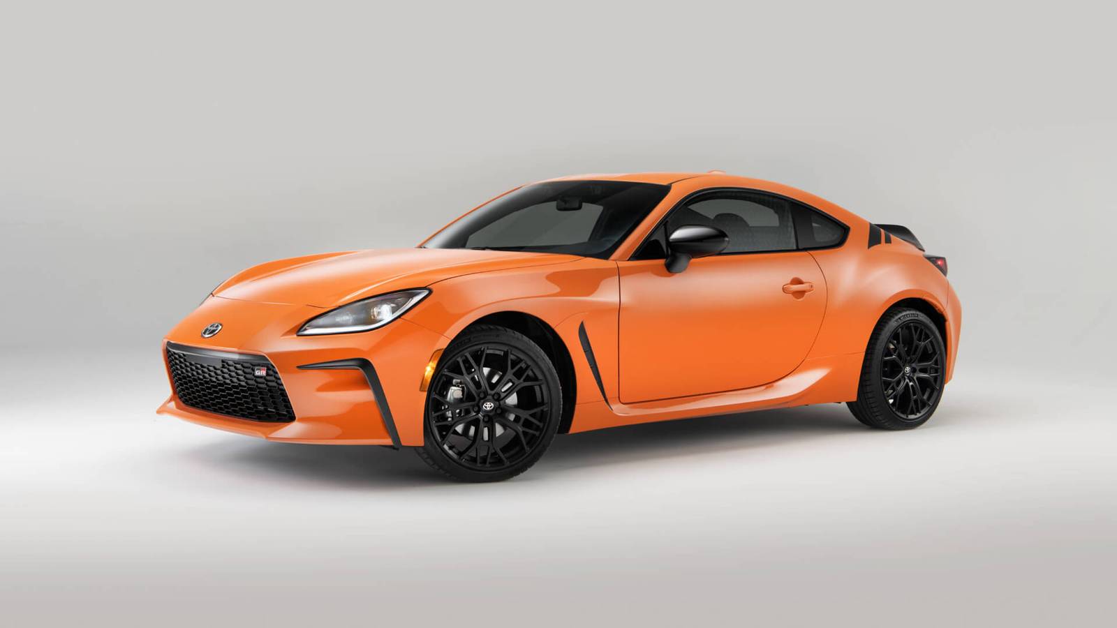 10 Ways The Toyota GR86 Dominates The Sports Car Segment