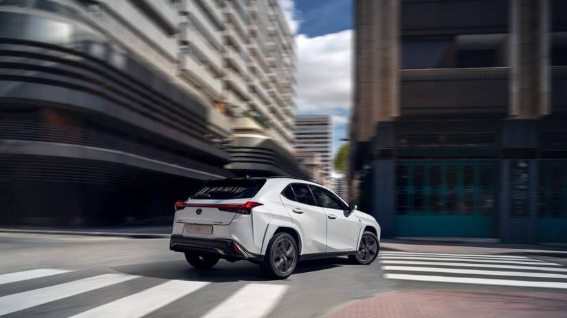10 Hybrid SUVs That Are Perfect For City Driving