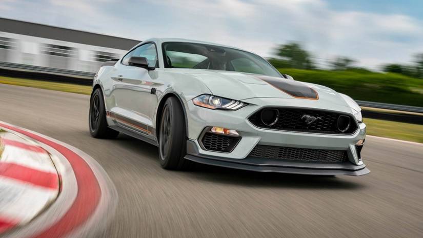 10 Best Muscle Cars For Drag Racing
