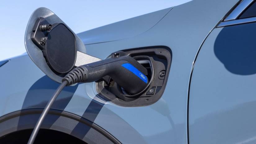 10 Things You Need To Know Before Buying The Ford Escape Hybrid