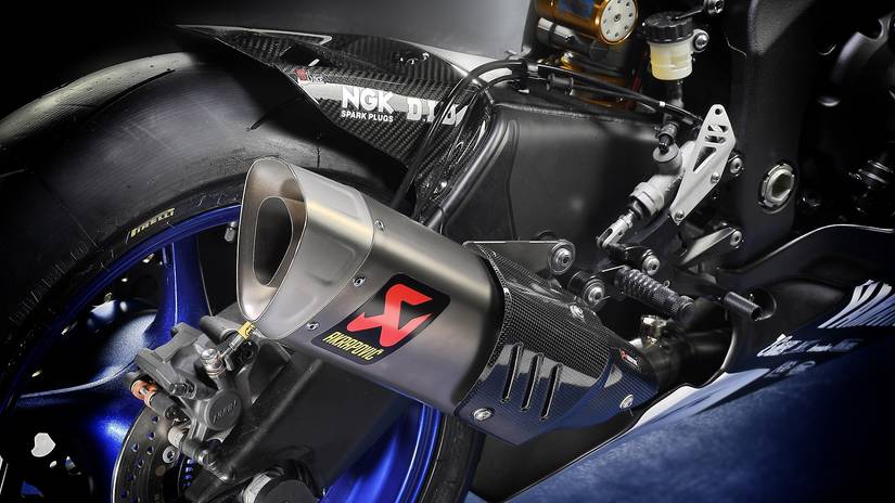 Here's Why We Would Pick The Yamaha R6 Over The New YZF-R9