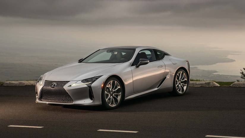 10 New Cars That Still Come With A Mighty V-8 Engine