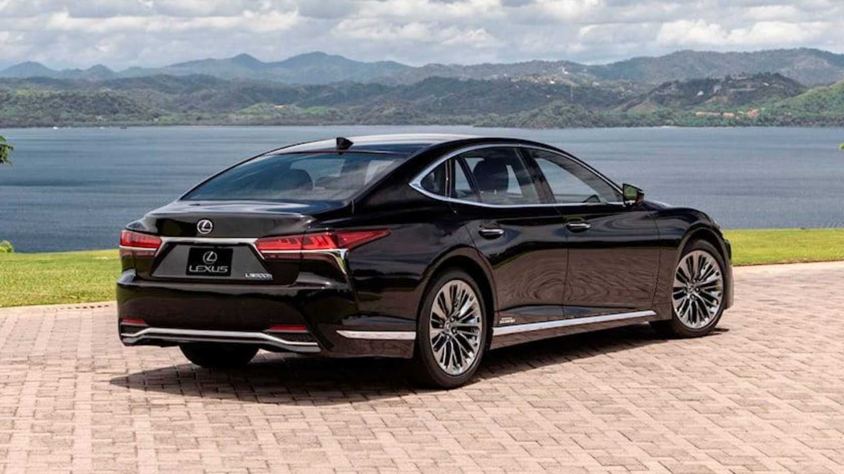 The Full-Size Luxury Sedan That Delivers Mercedes S-Class Vibes At A ...