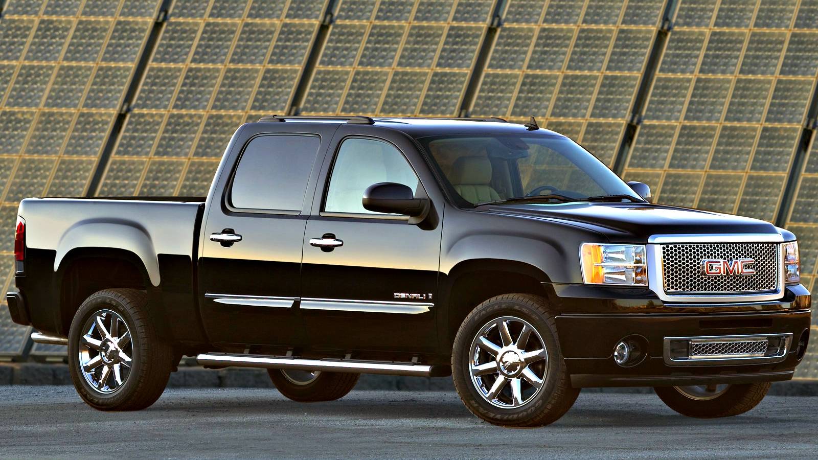 10 Cheap Luxury Trucks That Punch Above Their Weight