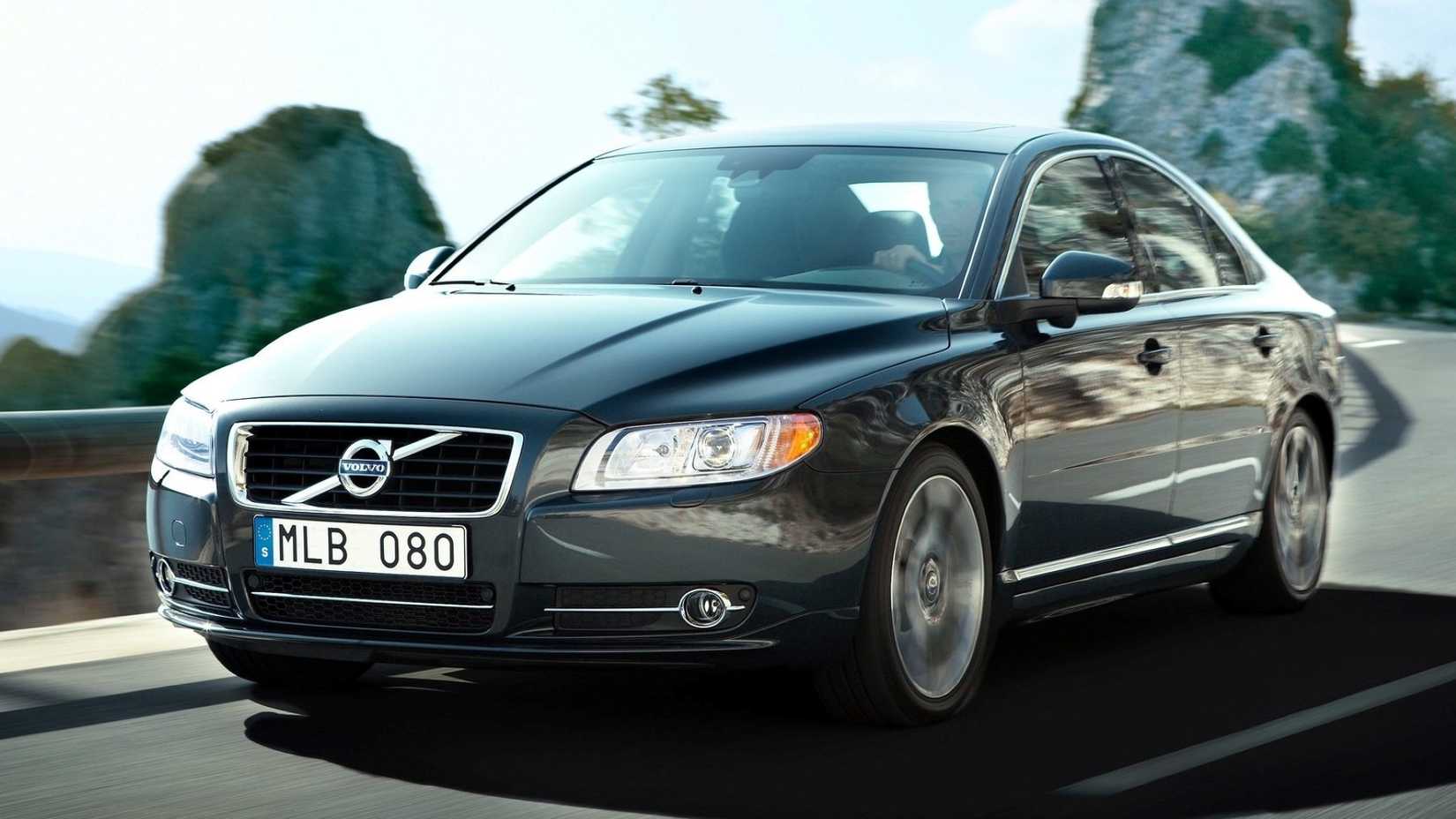15 Affordable V-8 Cars That Are Surprisingly Fast