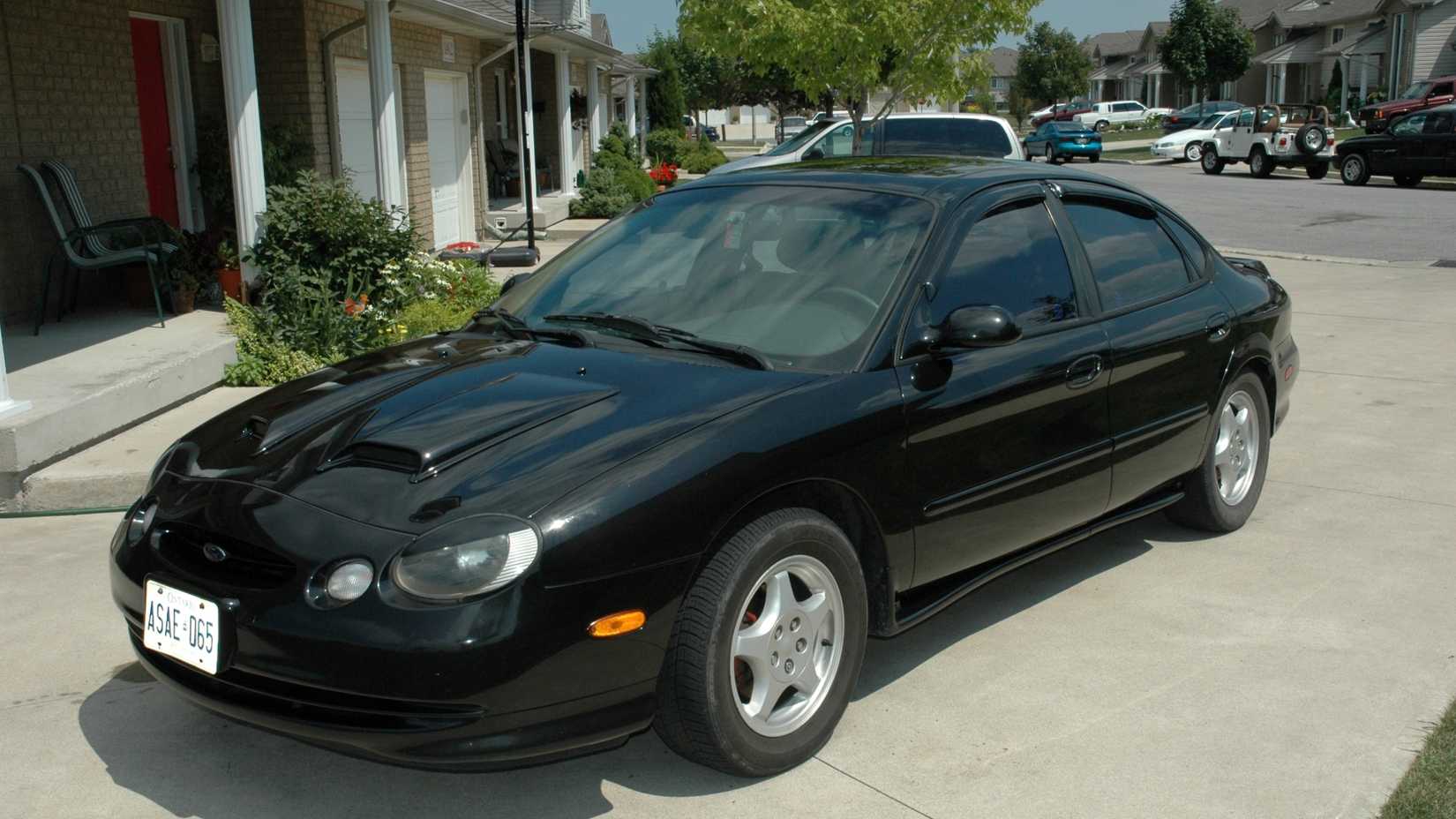 10 Muscle Cars From The 90s That Stayed True To Their Roots