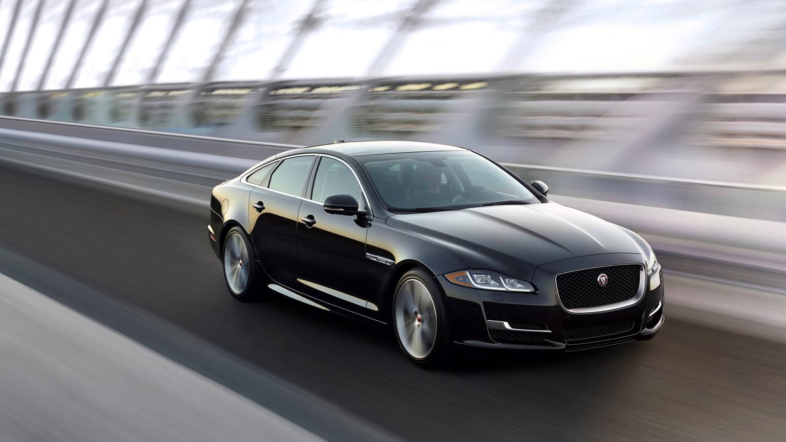 Jaguar XJ: An Irresistible Flagship Luxury V-8 Sports Sedan For Those ...