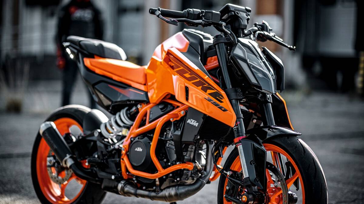 2024 KTM 390 Duke vs Yamaha MT-03 - Battle Of The Sub-400cc Streetfighters