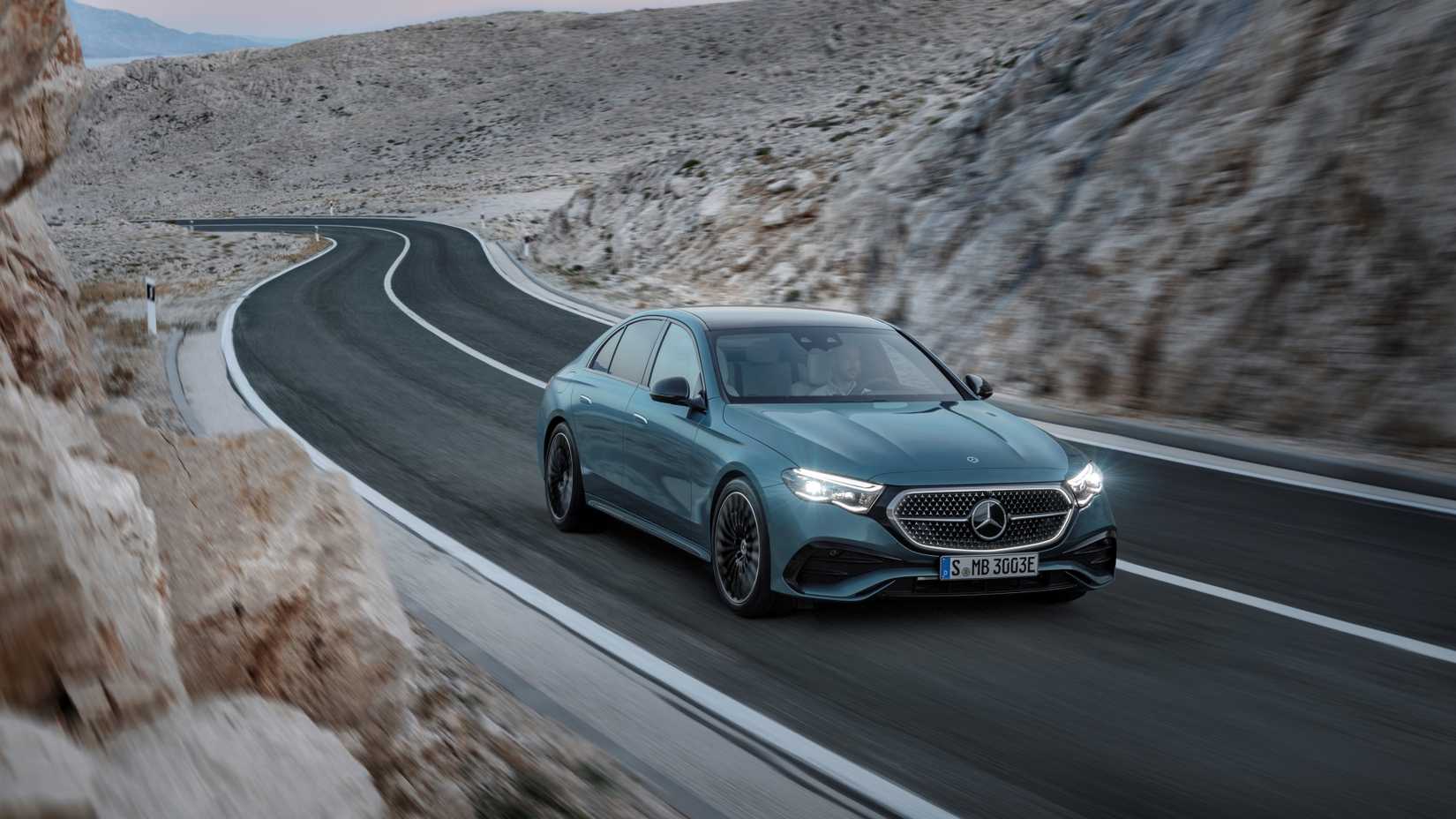 10 Best Luxury Sedans You Should Consider Right Now
