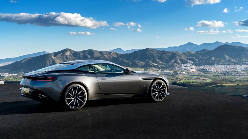 10 New Cars That Still Come With A Mighty V-8 Engine