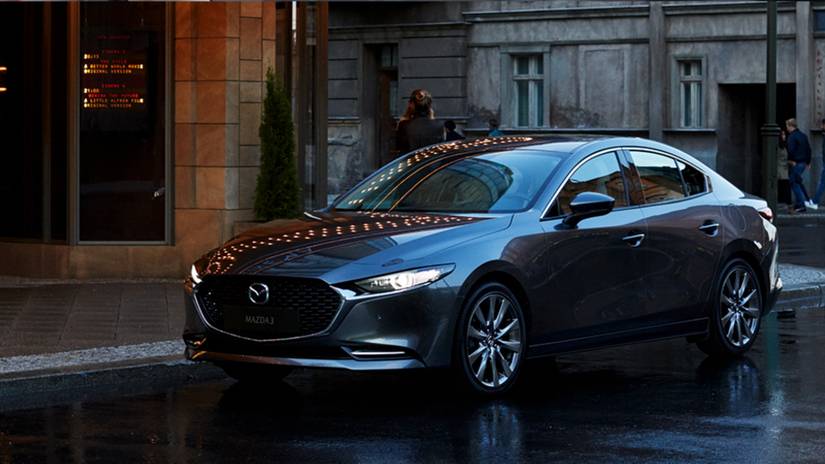 5 Solid Reasons To Choose The Toyota Corolla (5 Ways The Mazda 3 Is Better)