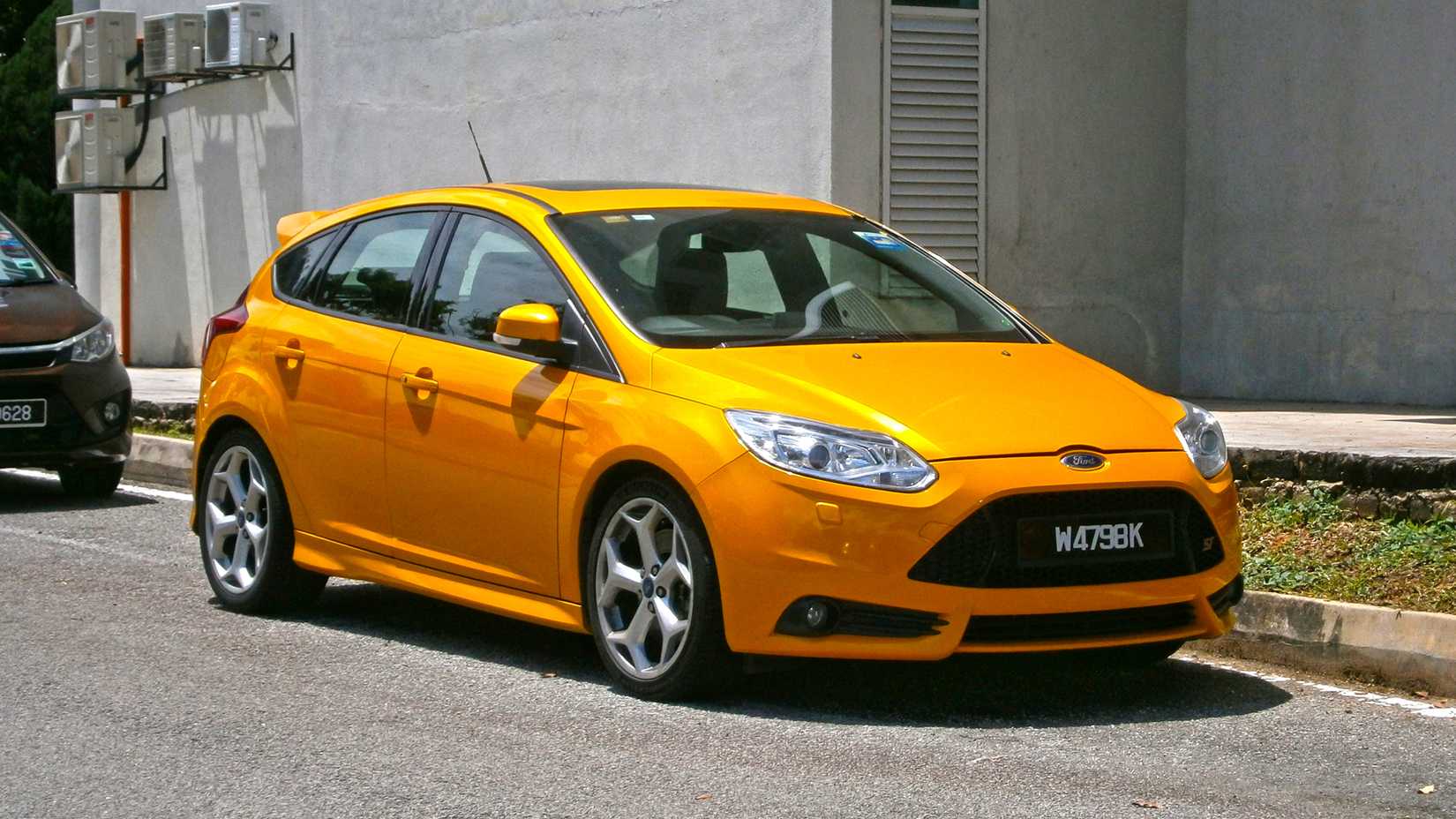 10 Cheap Performance Hatchbacks That Deliver Sports Car-Level Fun