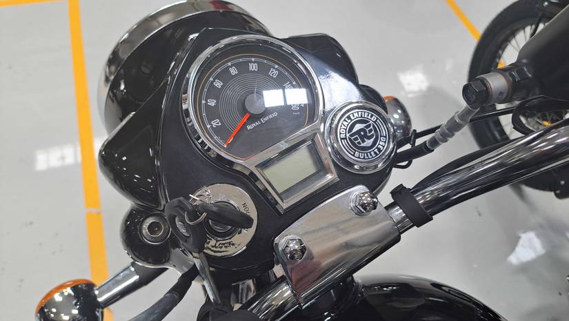 2024 Royal Enfield Bullet vs Classic 350 - Key Differences