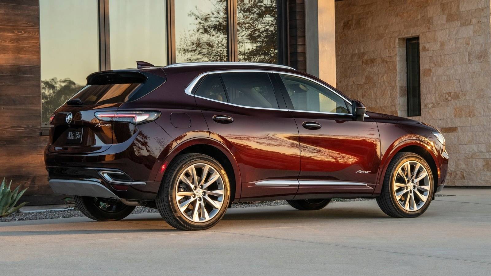 Here's Why This Overlooked Compact Luxury SUV Should Be On Your Radar