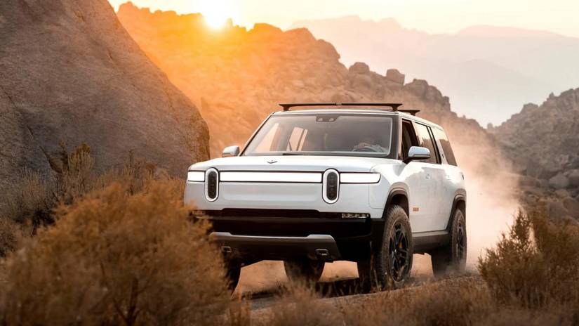 Why The Rivian R1S Is The Best Off-roading Electric SUV