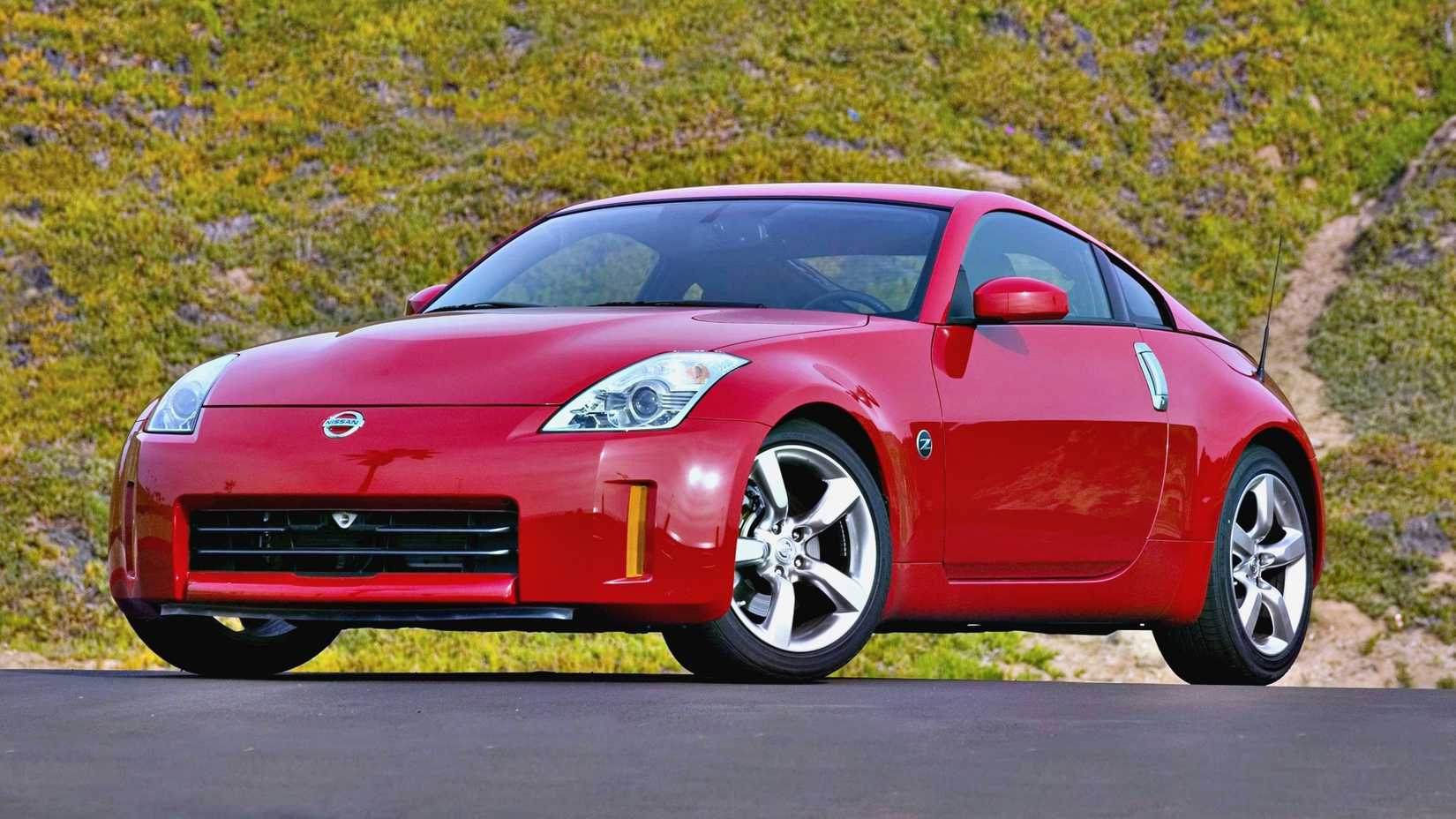 10 Highly Affordable Performance Cars From The 2000s