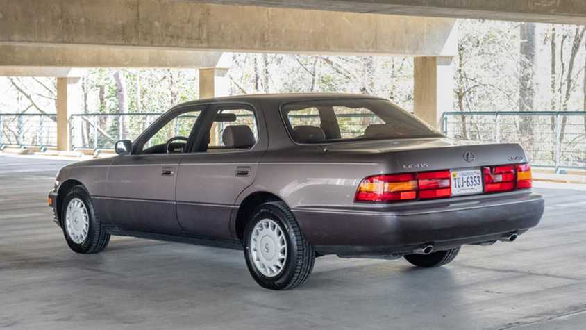 10 Full-Size Sedans With The Roomiest Interiors