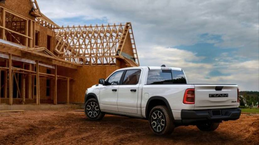 Why The 2025 Ram Ramcharger's V-6 Is A Brilliant Idea