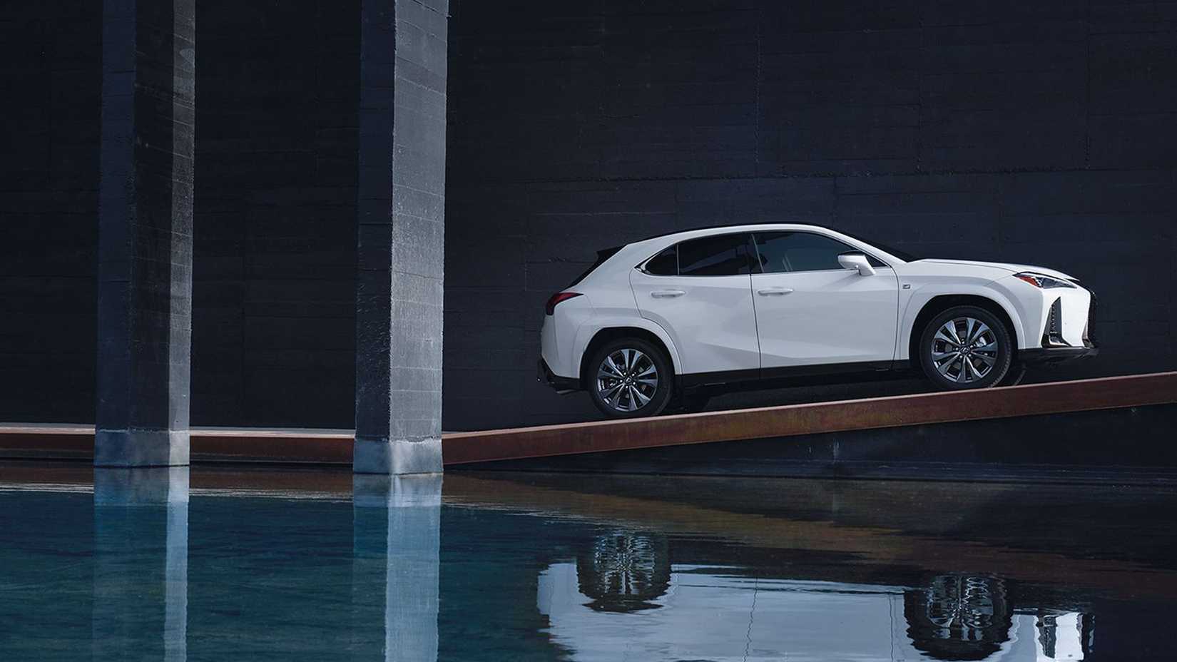 Why This Affordable Lexus Hybrid Is The Perfect Starter Car