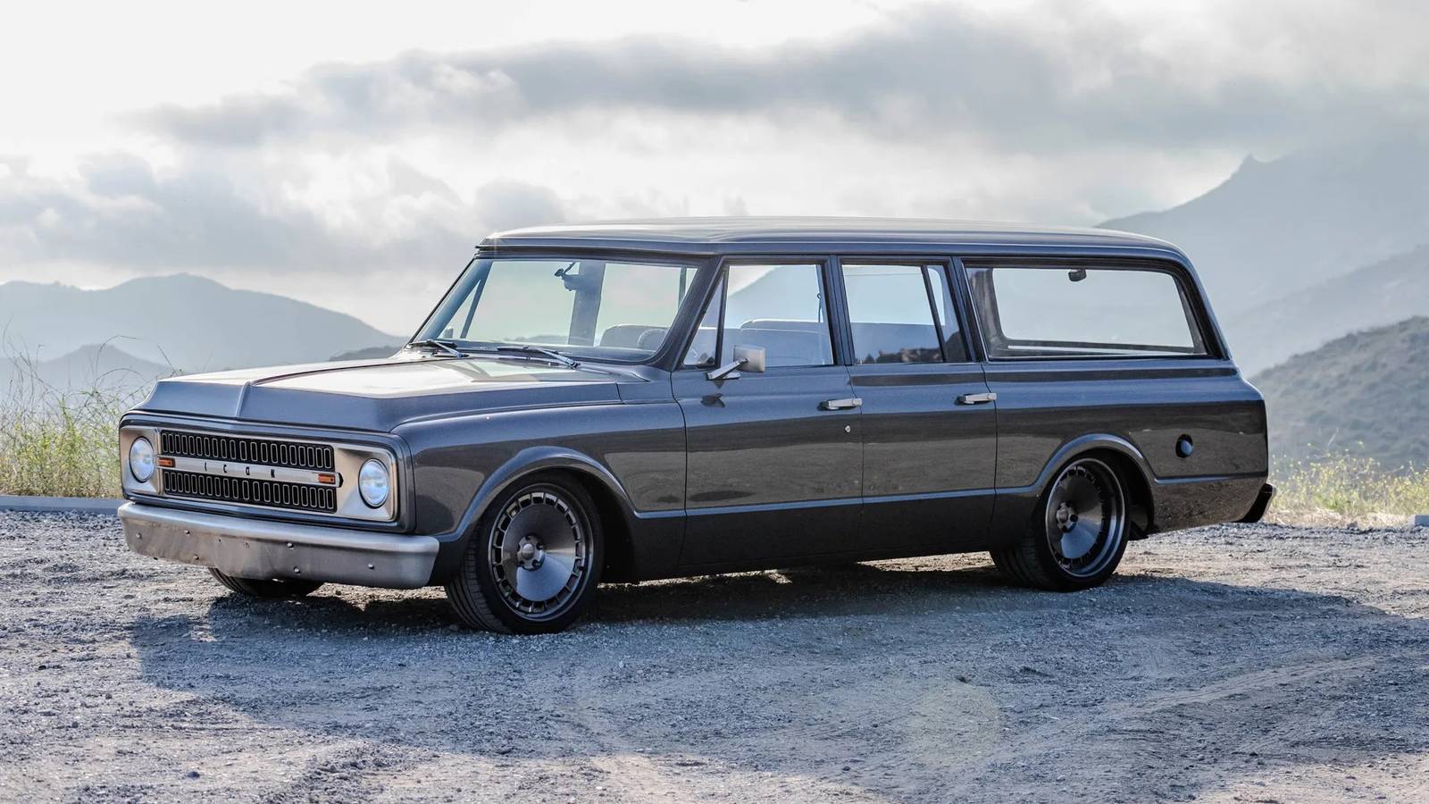 Here's Why This 1970 Chevy Suburban Costs A Million Dollars